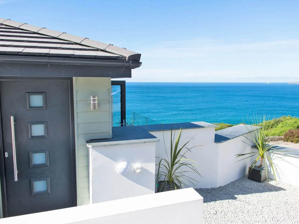 Cornwall Cottages & Beach Lodges With A Sea View & Hot Tub