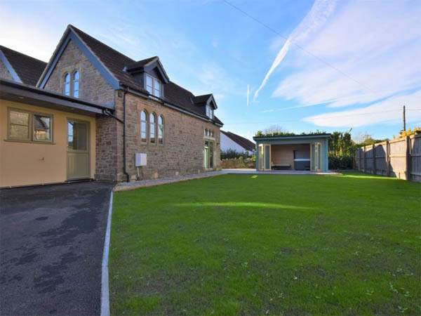 Longleat Stays - Lodges, Log Cabins & Cottages With Hot Tubs ...