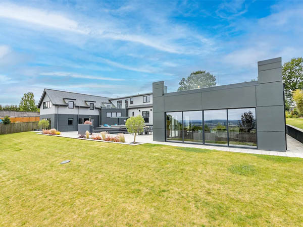 Exeter Holiday Cottages & Lodges With Hot Tubs