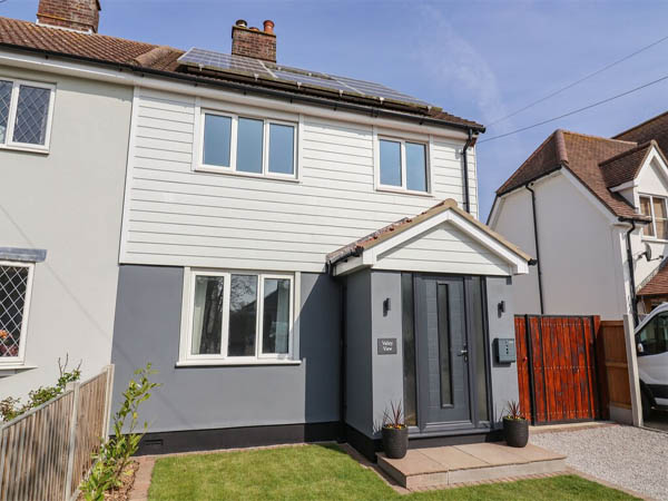 Colchester Log Cabins & Lodges With Hot Tubs