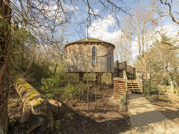 Isle of Wight Glamping Pods & Shepherd's Huts With Hot Tubs