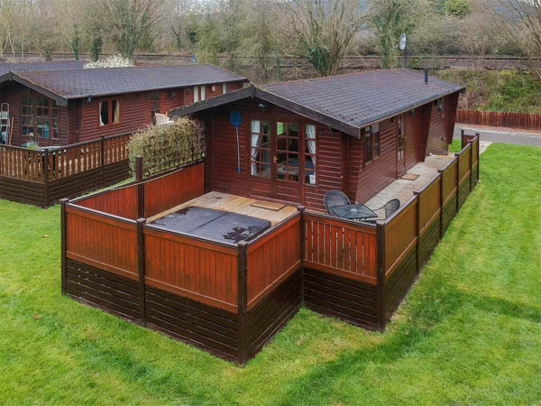 Shropshire Hot Tub Breaks & Holidays
