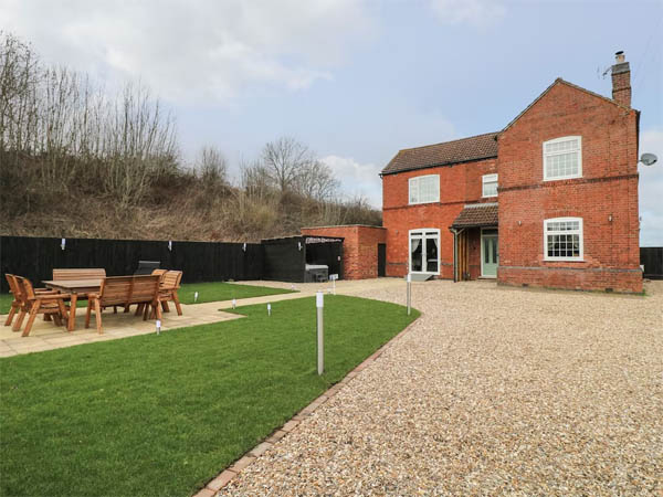 Nottingham Hot Tub Breaks: Lodges, Log Cabins & Glamping