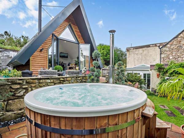 Snowdonia Lodges & Cottages With Hot Tubs