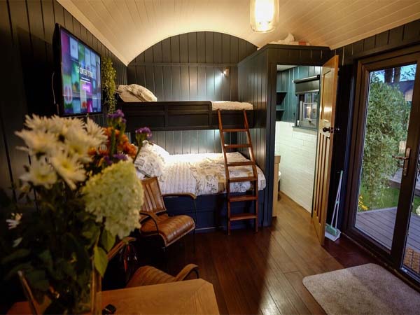 Northern Ireland Glamping Pods & Shepherd’s Huts With Hot Tubs